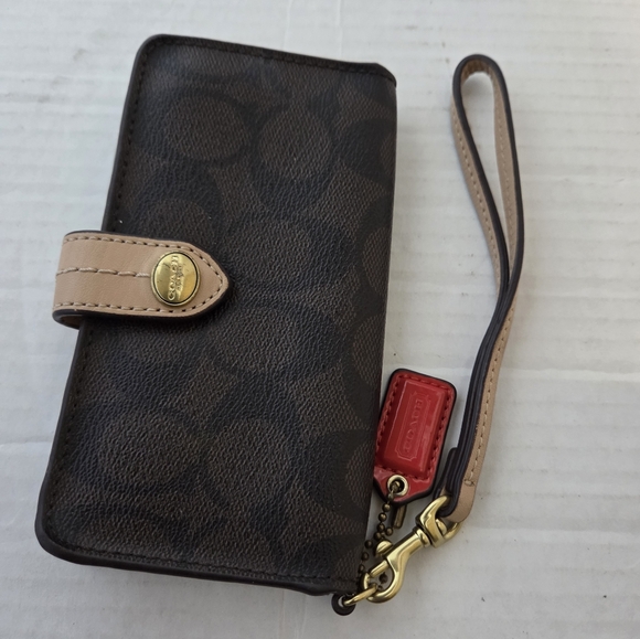 Coach | Cell Phones & Accessories | Coach Phone Clutch In Signature ...